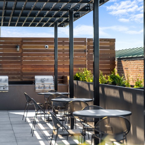 Studio & 1 Bedroom Apartments in Uptown Chicago | The Teller House